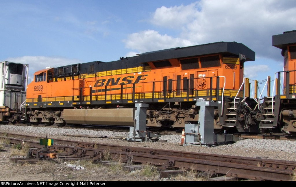 BNSF 6589